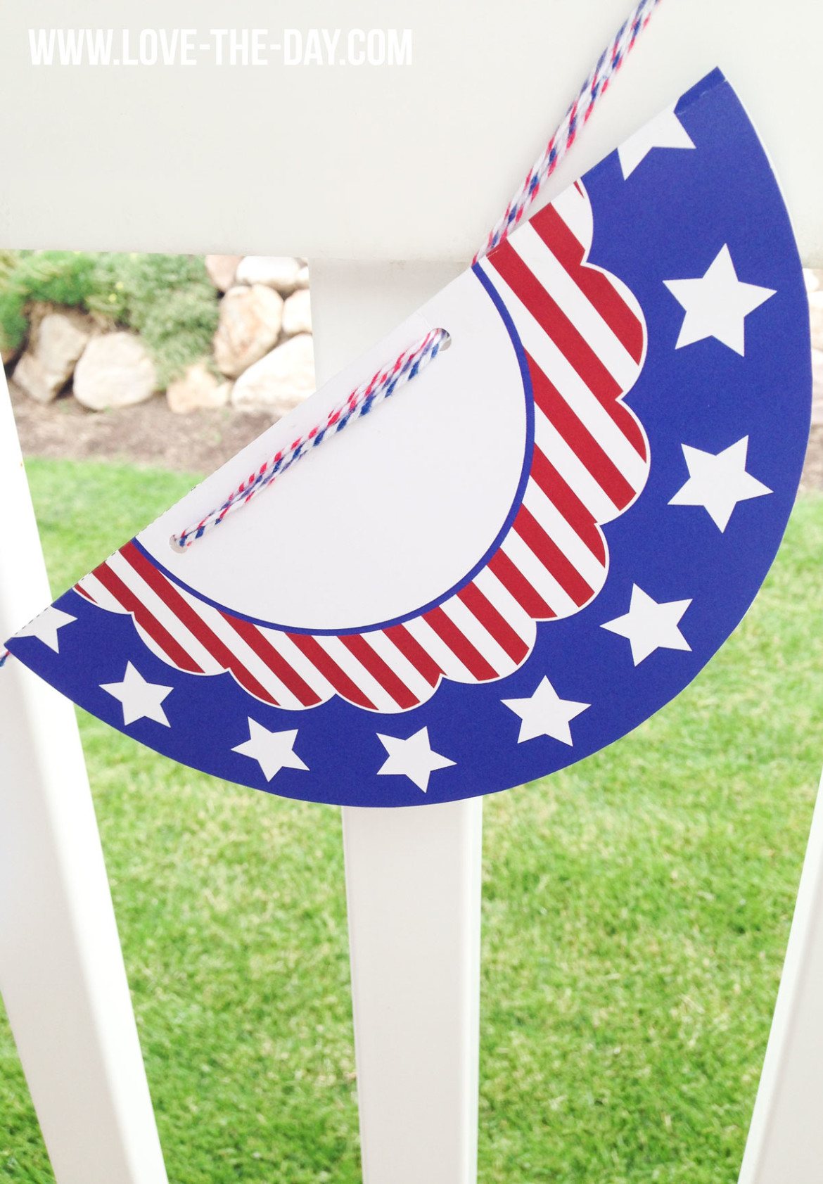 Free Printable 4th of July Bunting by Lindi Haws of Love The Day