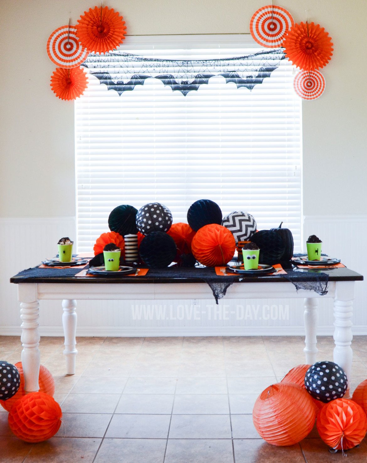 15 Bat Craft Ideas That Are Perfect for Halloween on Love the Day