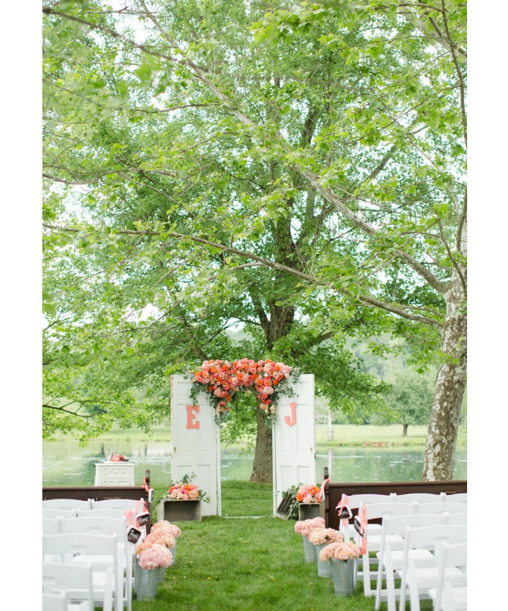 10 Simple and Stunning Wedding Backdrop Ideas on Love the Day
