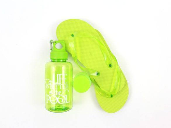 Summer Pool Party Ideas : DIY Pool Party Water Bottles