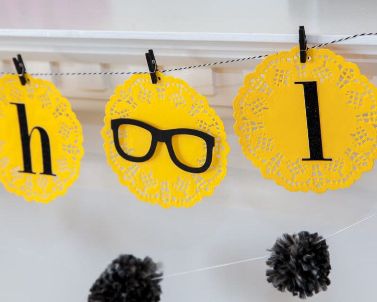 DIY Back to School Banner by Destro Photography on Love the Day