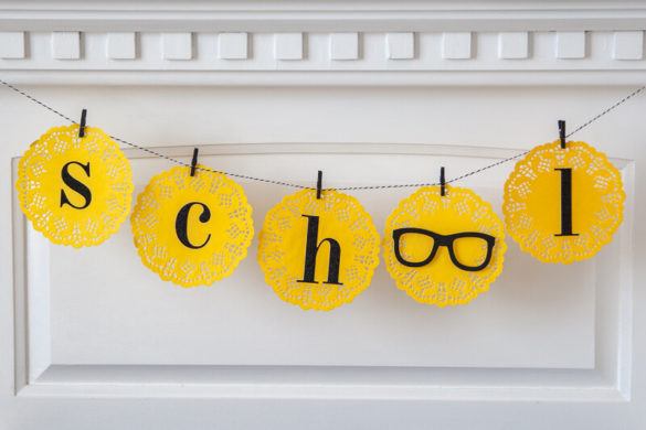 DIY Back to School Banner by Destro Photography on Love the Day